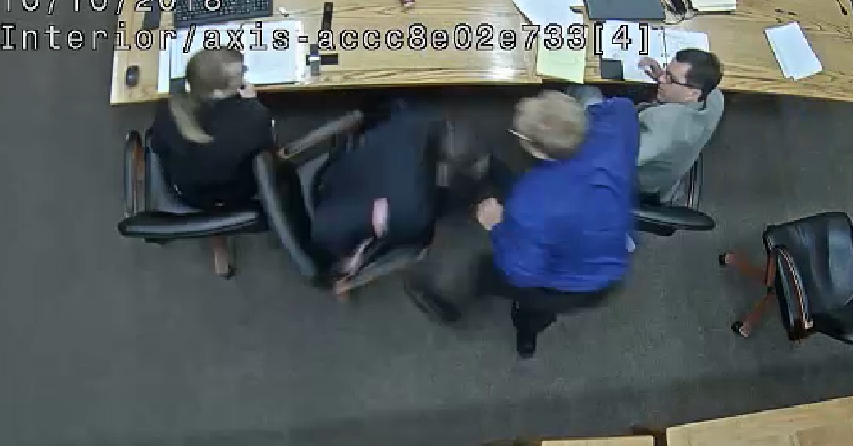 Convicted Burglar Lunges Towards Cop’s Gun in Frantic Courtroom Scene ...