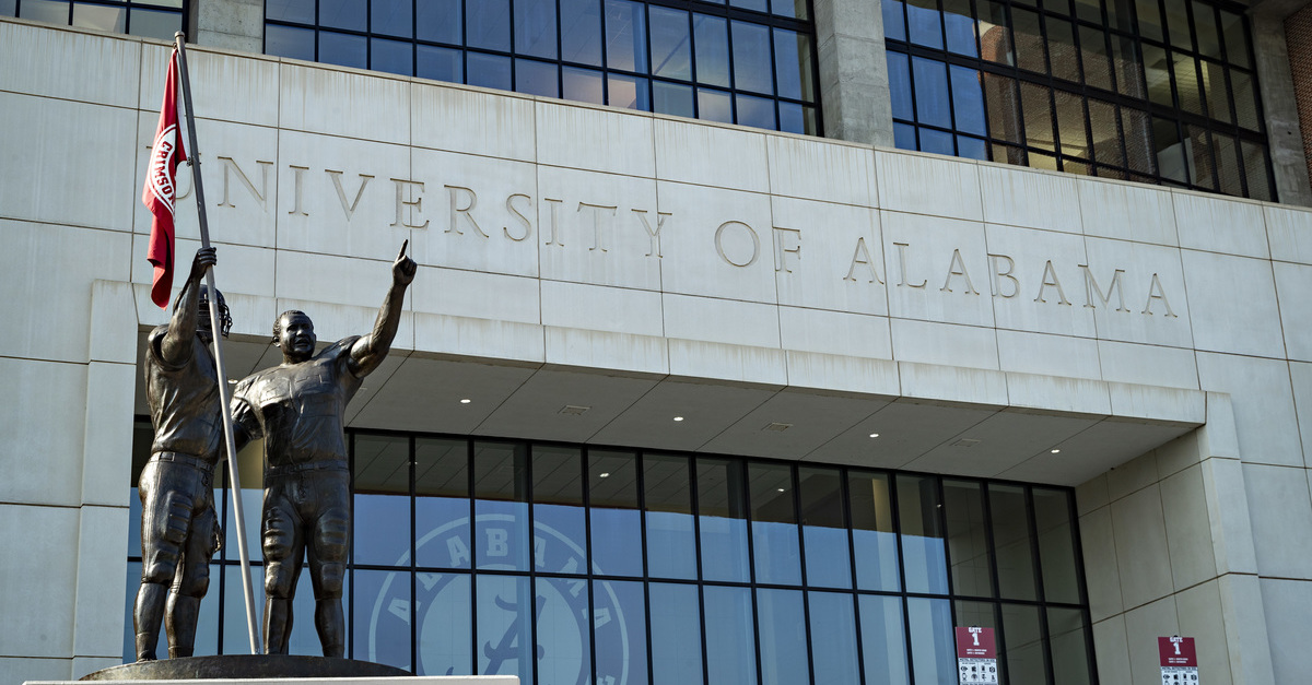 Jamie Riley Resigns After Criticizing American Flag, Cops | Law & Crime