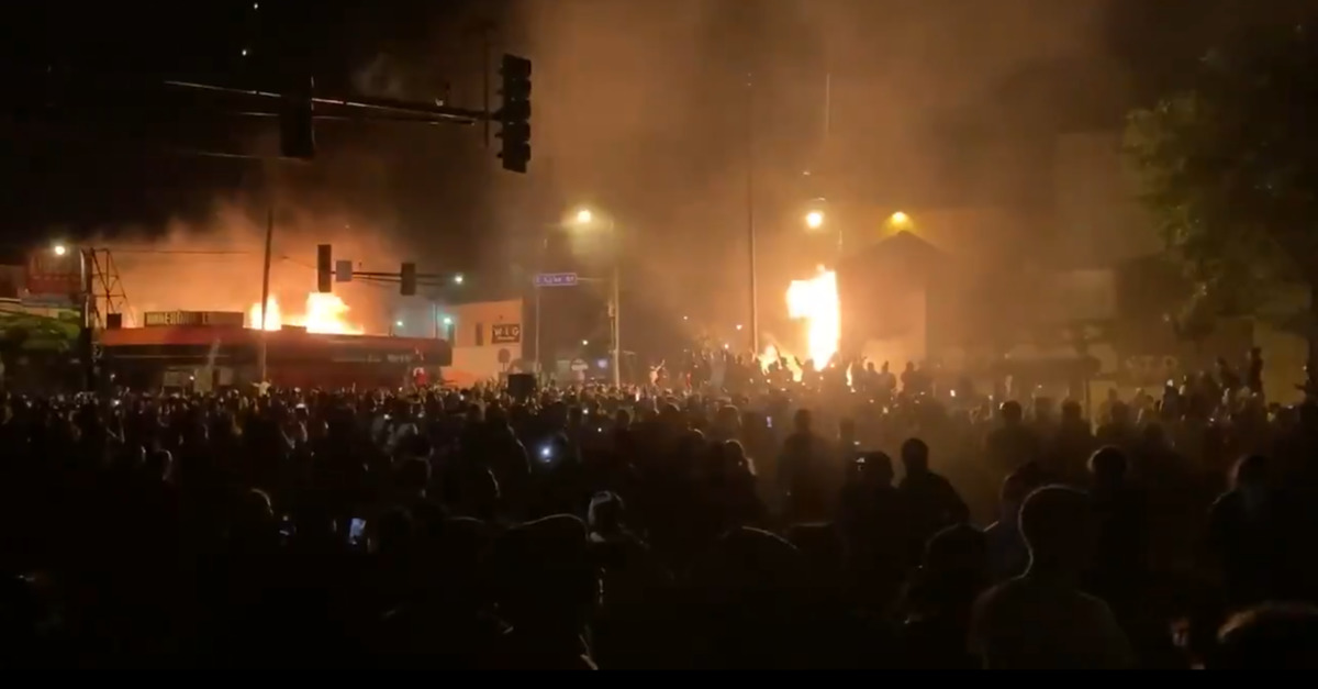 Protesters Torch Minneapolis Police Precinct Over George Floyd Death ...