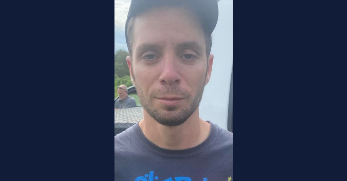 Airport Company Employee Stole Plane, Contacted 911 and Threatened to ...