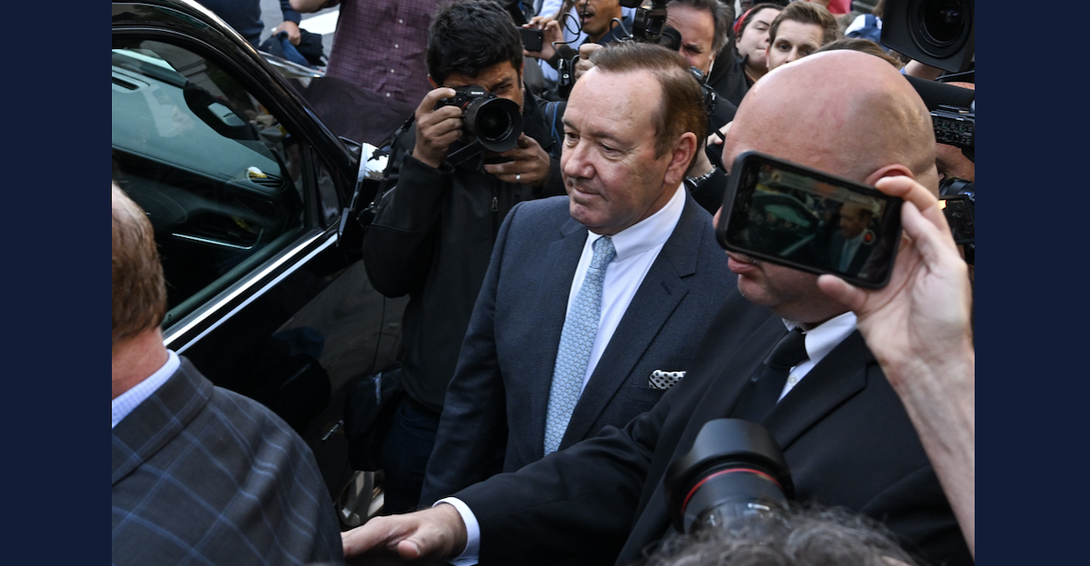 Kevin Spacey Tells Jury in Civil Sex Assault Trial That His Father Was ...