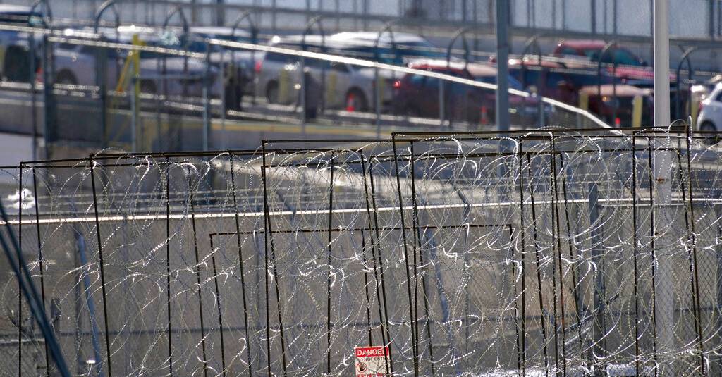 Feds conduct internal review after Honduran dies from fall while trying ...