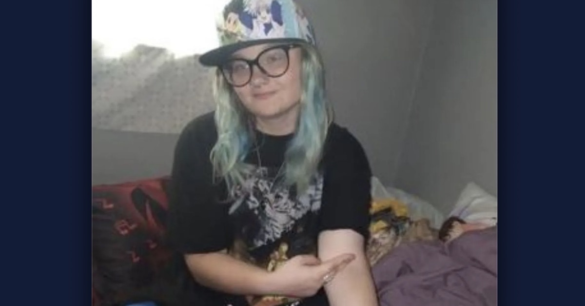 Teen who murdered her mom with a knife she nicknamed 'Buddy Buck' gets ...