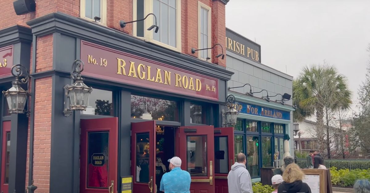 Allergic reaction at Disney eatery killed doctor: Lawsuit