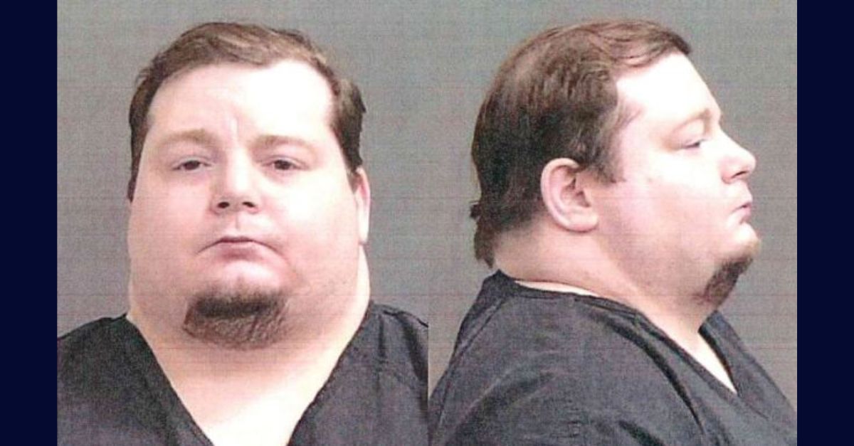 Prosecutor pointed gun at roommate in dirty sink fight: DA