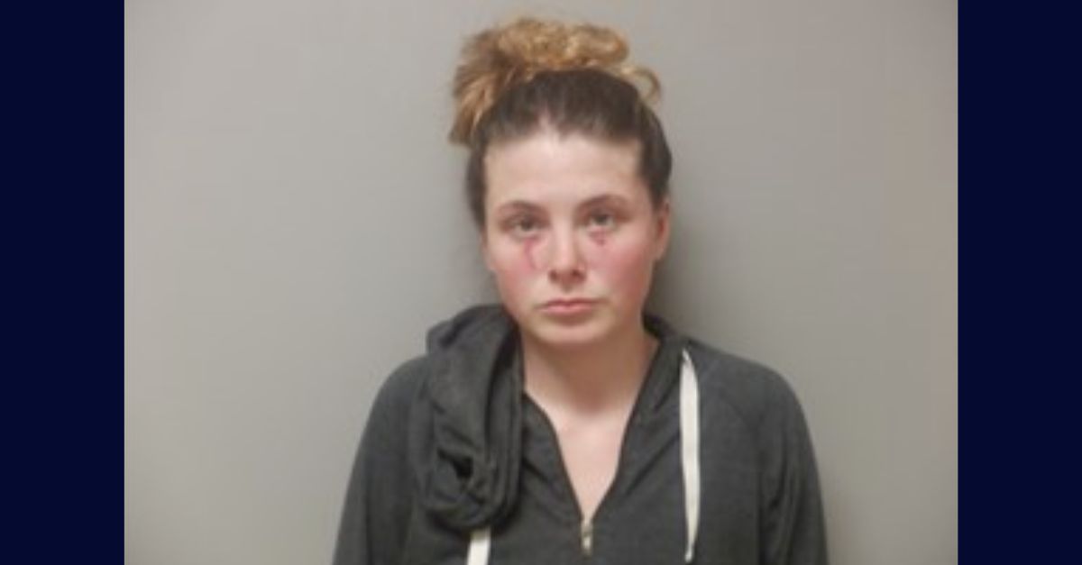 Woman punched neighbor over Christmas decorations: Cops